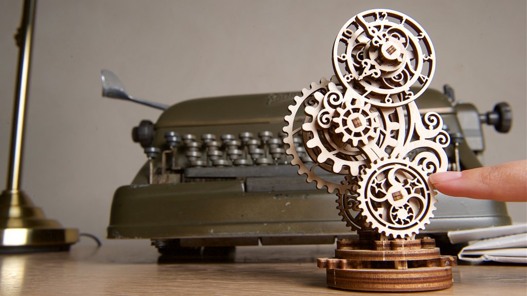 Do Ugears mechanical models foresee the future? - UGears USA