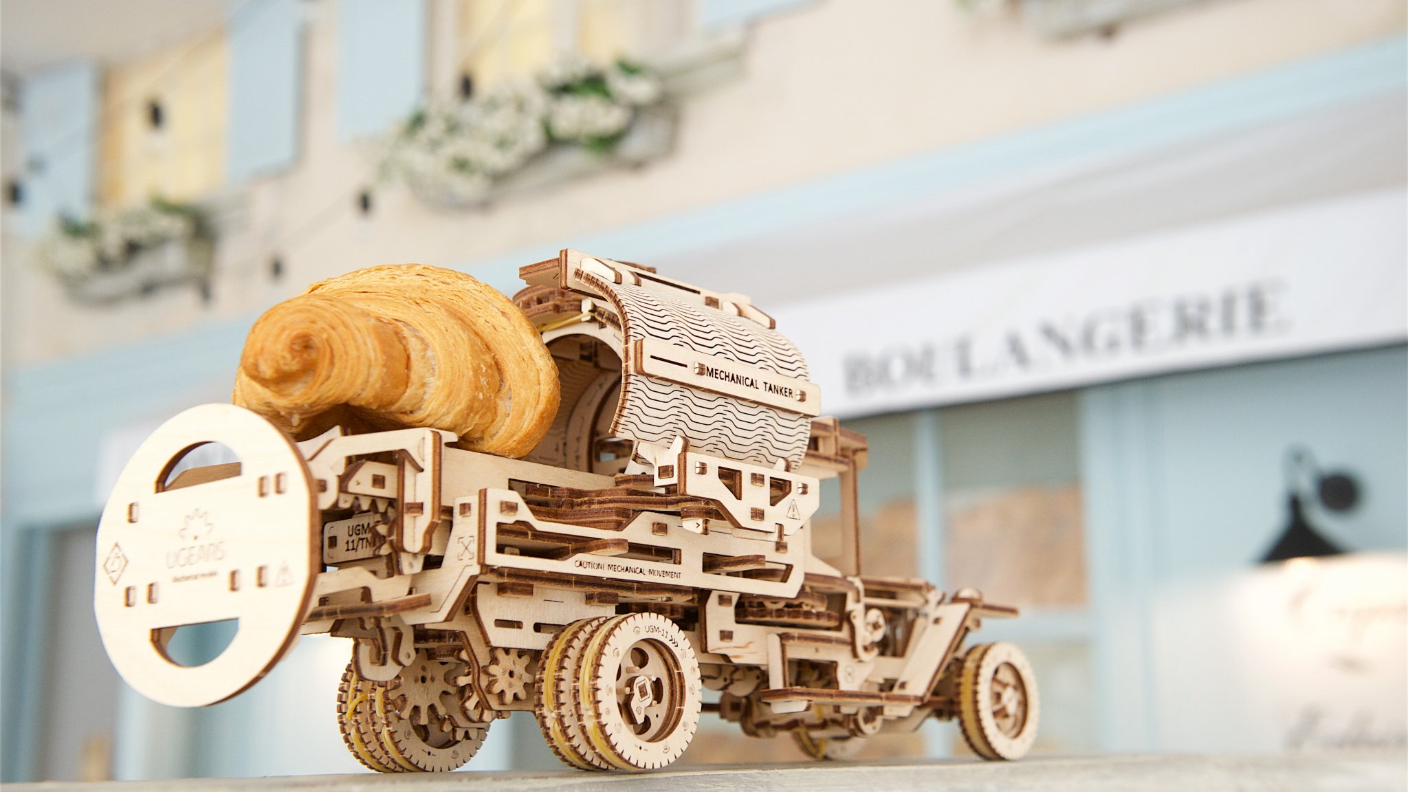 Do Ugears mechanical models foresee the future? - UGears USA